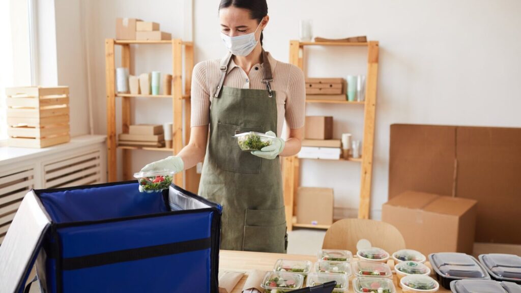 11 Advantages of online ordering for restaurants | UEAT